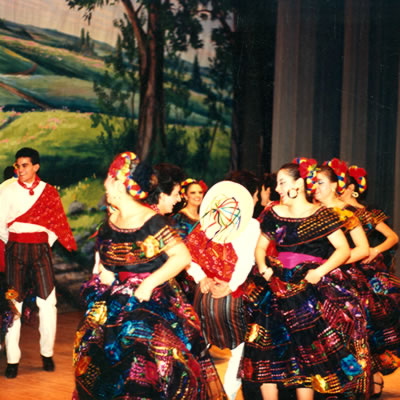 The Mexican Folk Dance Company of Chicago - Dance from Chiapas